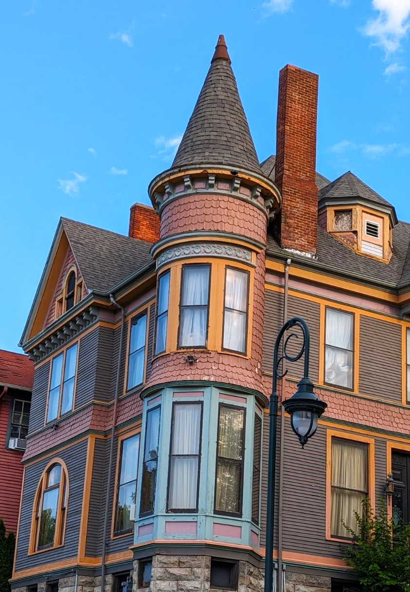 Monday Windows, July 4, Non-Square – For the Love of